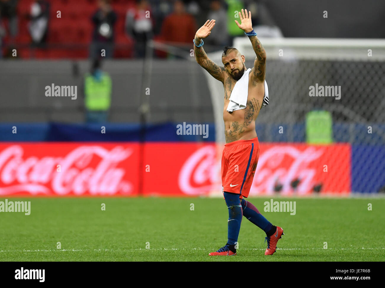 Kazan, Russia. 22nd June, 2017. Chile's Arturo Vidal thanks the fans ...