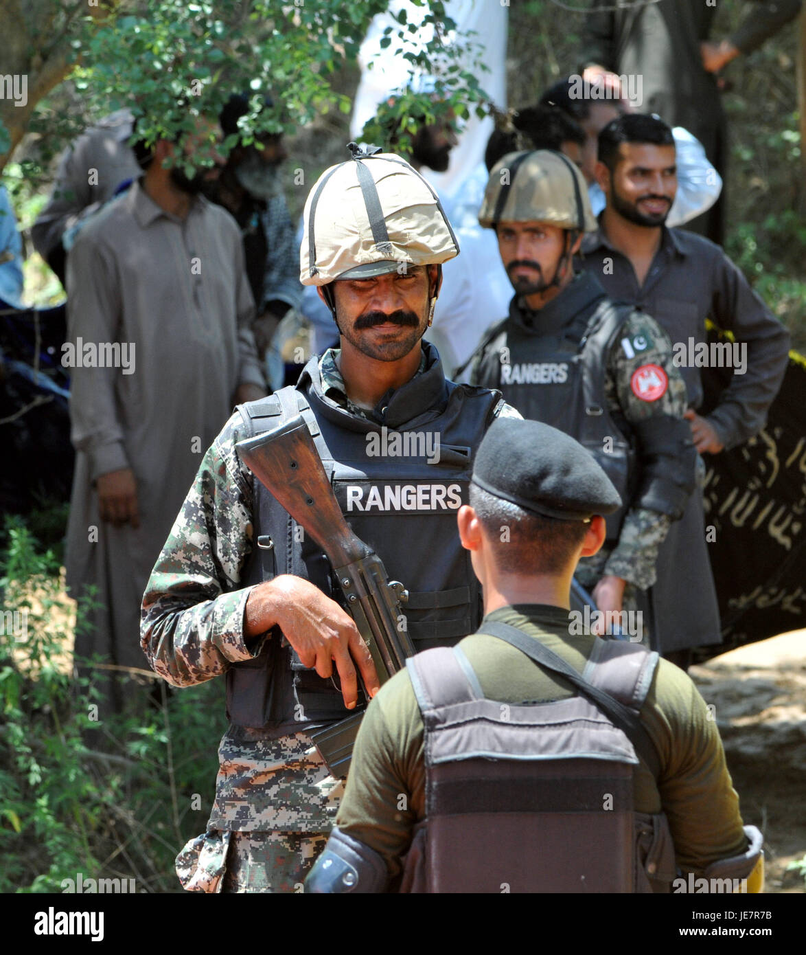 Jammu, India. 22nd Jun, 2017. India Border Security Force soldier, back ...