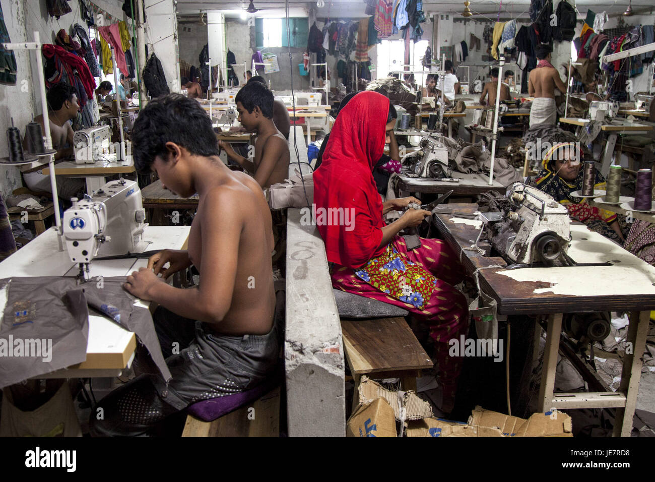 Bangladesh child labor garments hi-res stock photography and images - Alamy