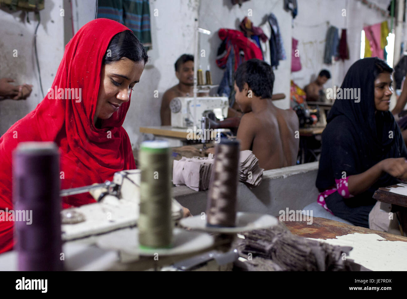 Bangladesh child labor garments hi-res stock photography and images - Alamy