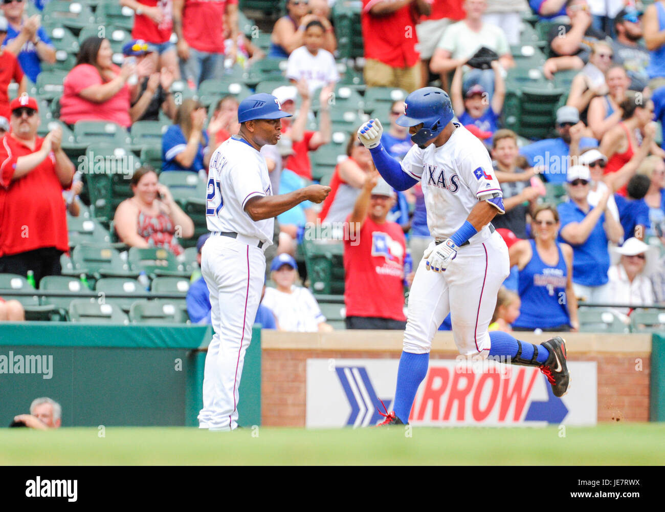 Arlington, Texas, USA. 22nd June, 2017. Texas Rangers center fielder ...