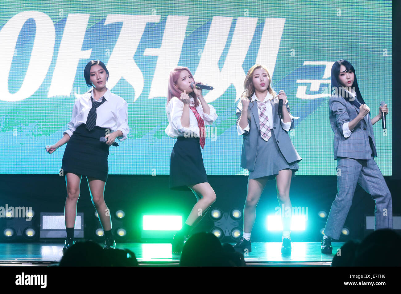 S. Korean girl group Mamamoo South Korean girl group Mamamoo performs ...