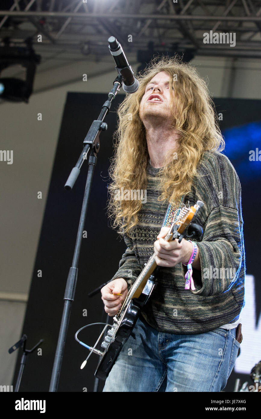 Manchester, Tennessee, USA. 8th June, 2017. WELLES (JEH SEA WELLS ...