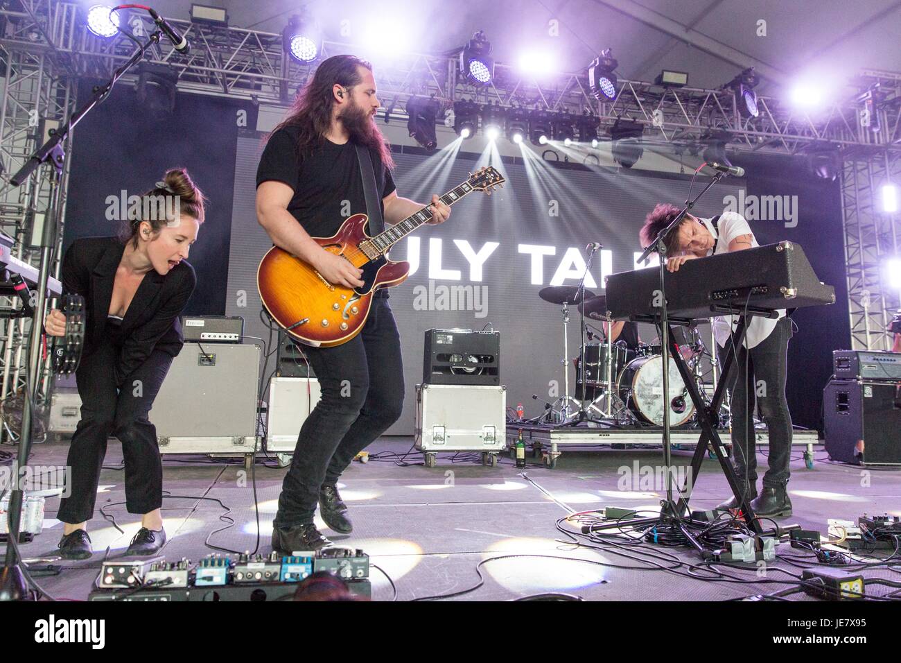 Manchester, Tennessee, USA. 8th June, 2017. LEAH FAY, IAN DOCHERTY and ...