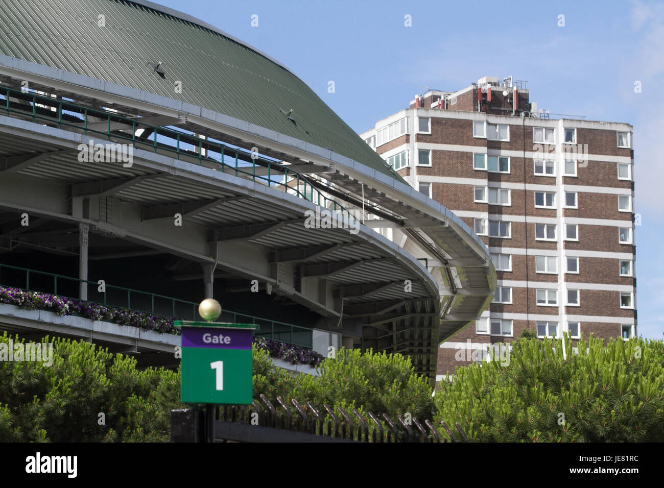 Wimbledon London,UK. 23rd June 2017. A retractable roof is being ...