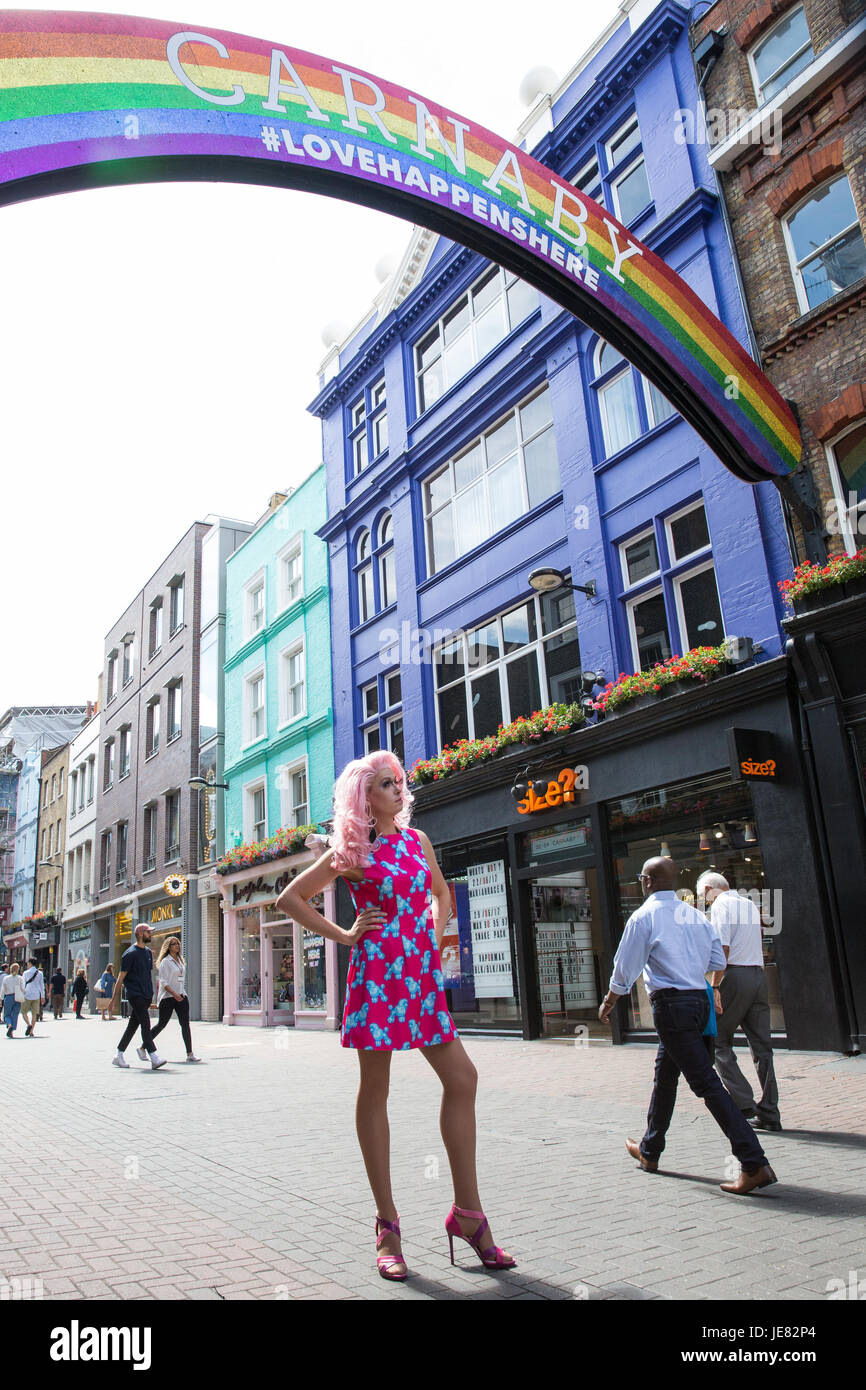 Artiste lgbtq hi-res stock photography and images - Alamy