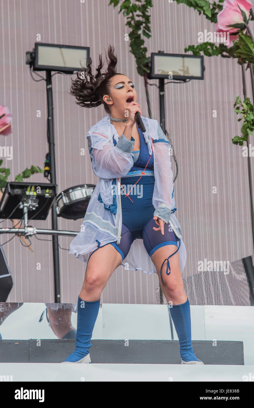 Charli xcx glastonbury hi-res stock photography and images - Alamy