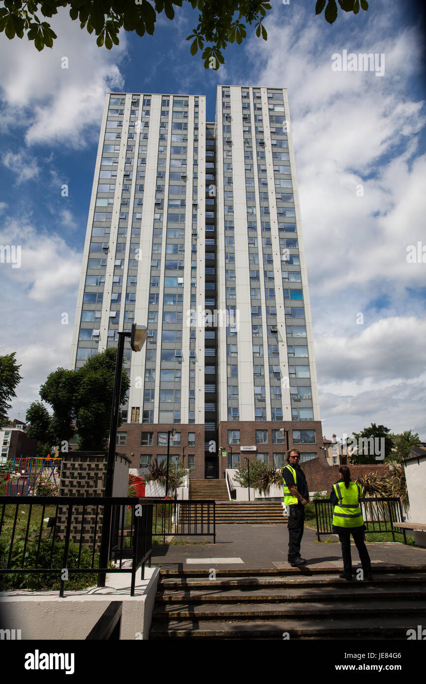 Cladding removal fire hi-res stock photography and images - Alamy