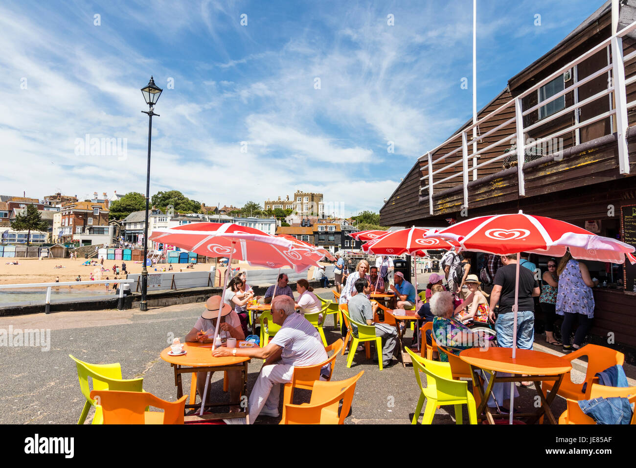 Cafe restaurant broadstairs hi-res stock photography and images - Alamy