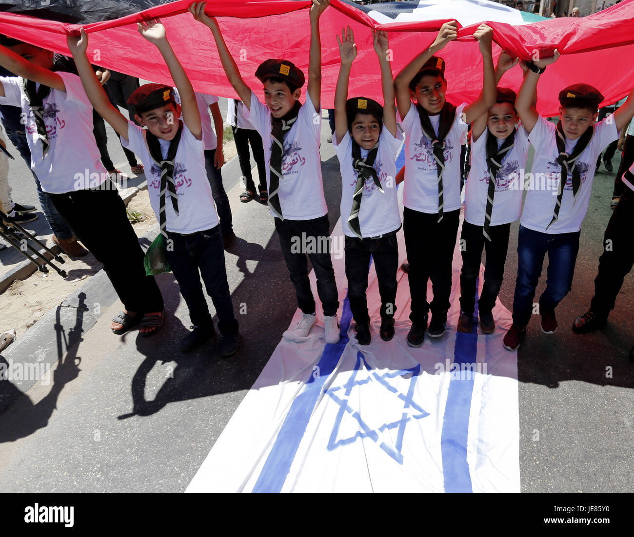 Gaza City, The Gaza Strip, Palestine. 23rd June, 2017. Palestinian ...