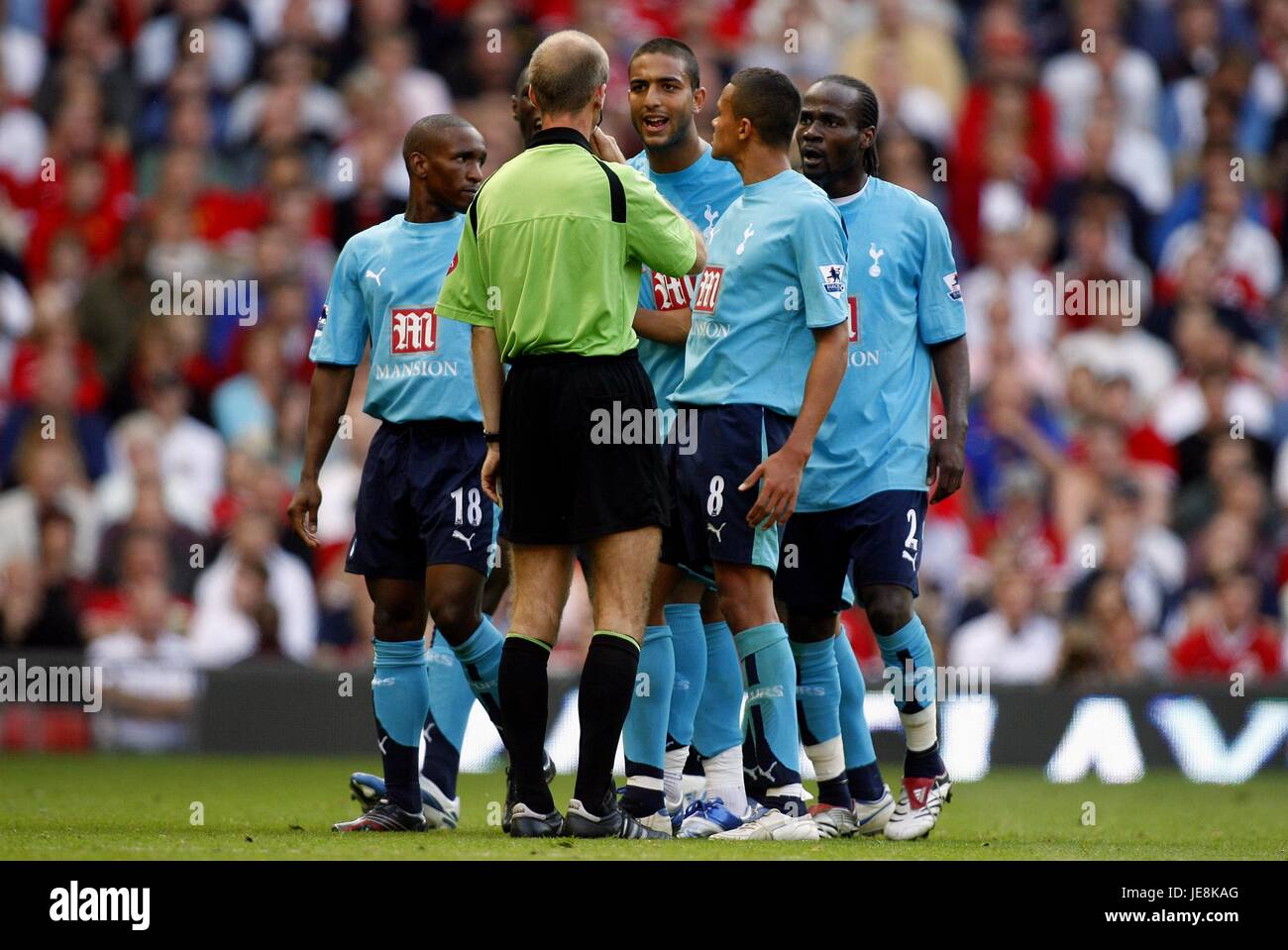 Mike riley referee hi-res stock photography and images - Alamy