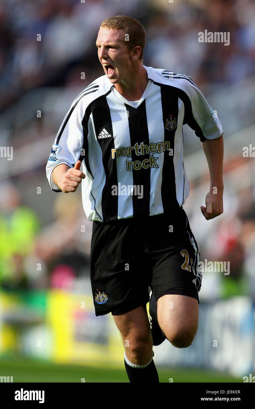 CRAIG MOORE NEWCASTLE UNITED FC ST JAMES PARK NEWCASTLE ENGLAND 09 ...