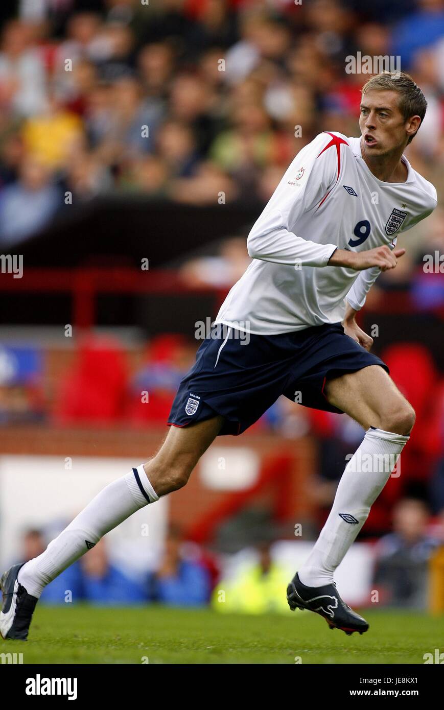 PETER CROUCH ENGLAND & LIVERPOOL FC OLD TRAFFORD MANCHESTER ENGLAND 02 ...
