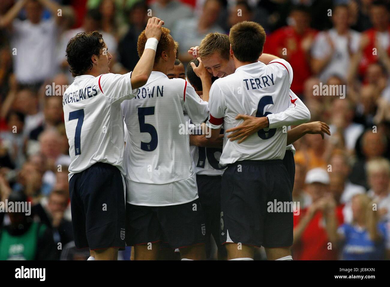 ENGLAND CELEBRATE CROUCH GOAL ENGLAND V ANDORRA OLD TRAFFORD MANCHESTER ...