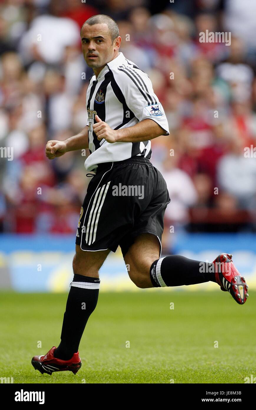 STEPHEN CARR NEWCASTLE UNITED FC VILLA PARK ASTON BIRMINGAM ENGLAND 27 ...
