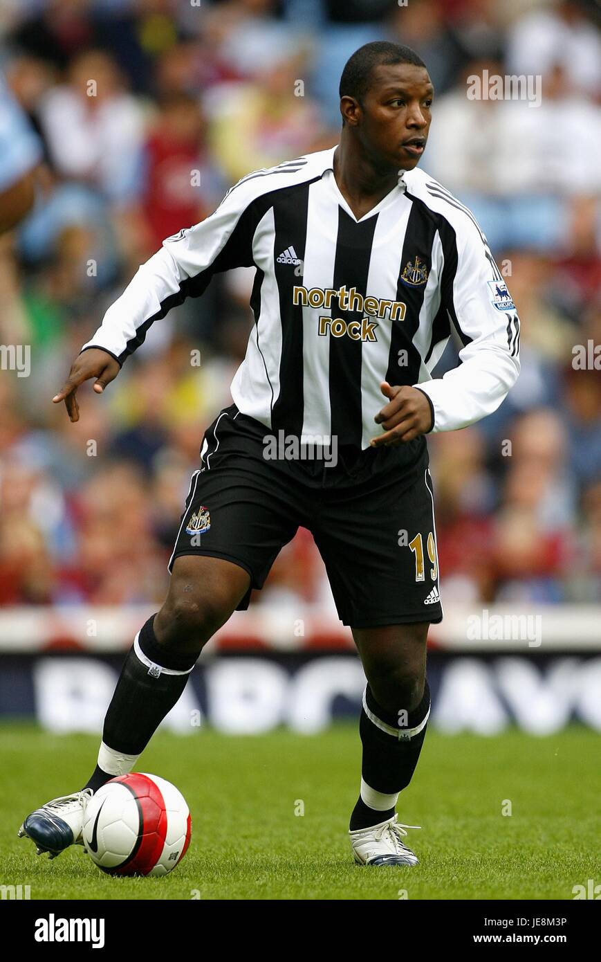 TITUS BRAMBLE NEWCASTLE UNITED FC VILLA PARK ASTON BIRMINGAM ENGLAND 27 ...