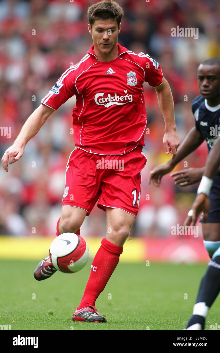 XABI ALONSO LIVERPOOL FC ANFIELD LIVERPOOL ENGLAND 26 August 2006 Stock ...