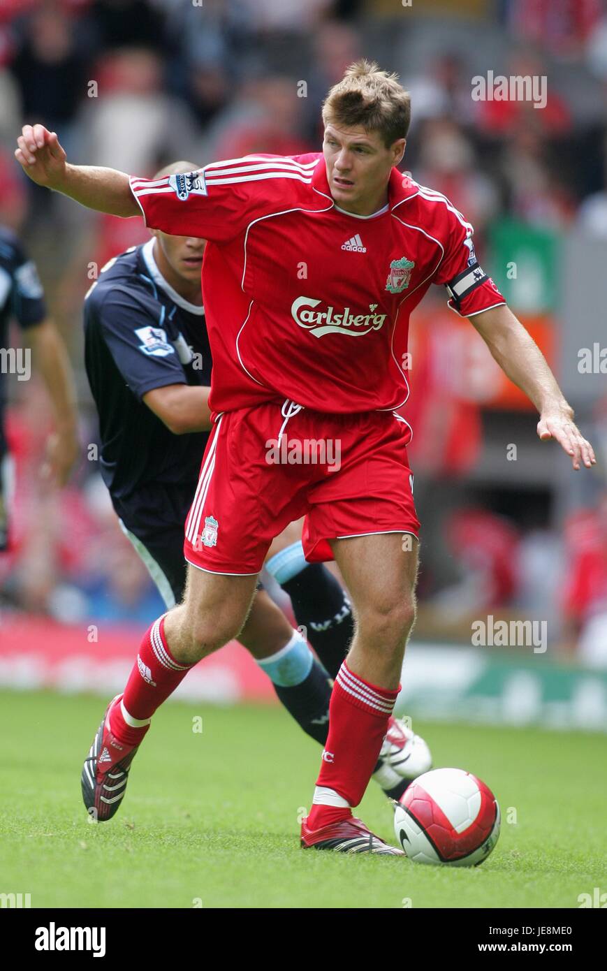 STEVEN GERRARD LIVERPOOL FC ANFIELD LIVERPOOL ENGLAND 26 August 2006 ...