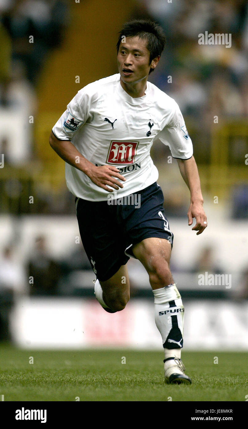 YOUNG-PYO LEE TOTTENHAM HOTSPUR WHITE HART LANE LONDON ENGLAND 26 ...