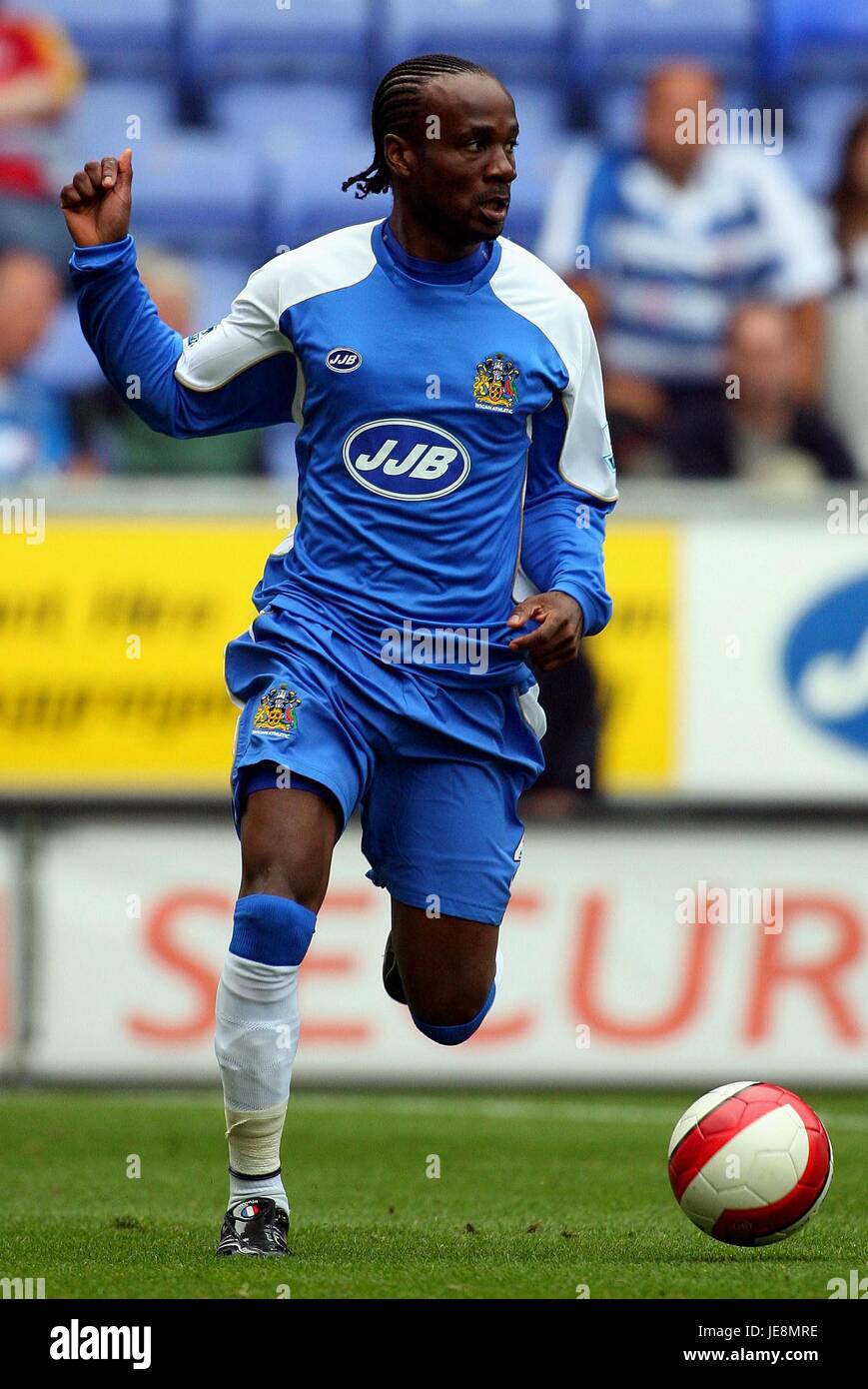 PASCAL CHIMBONDA WIGAN FC JJB STADIUM WIGAN ENGLAND 26 August 2006 ...