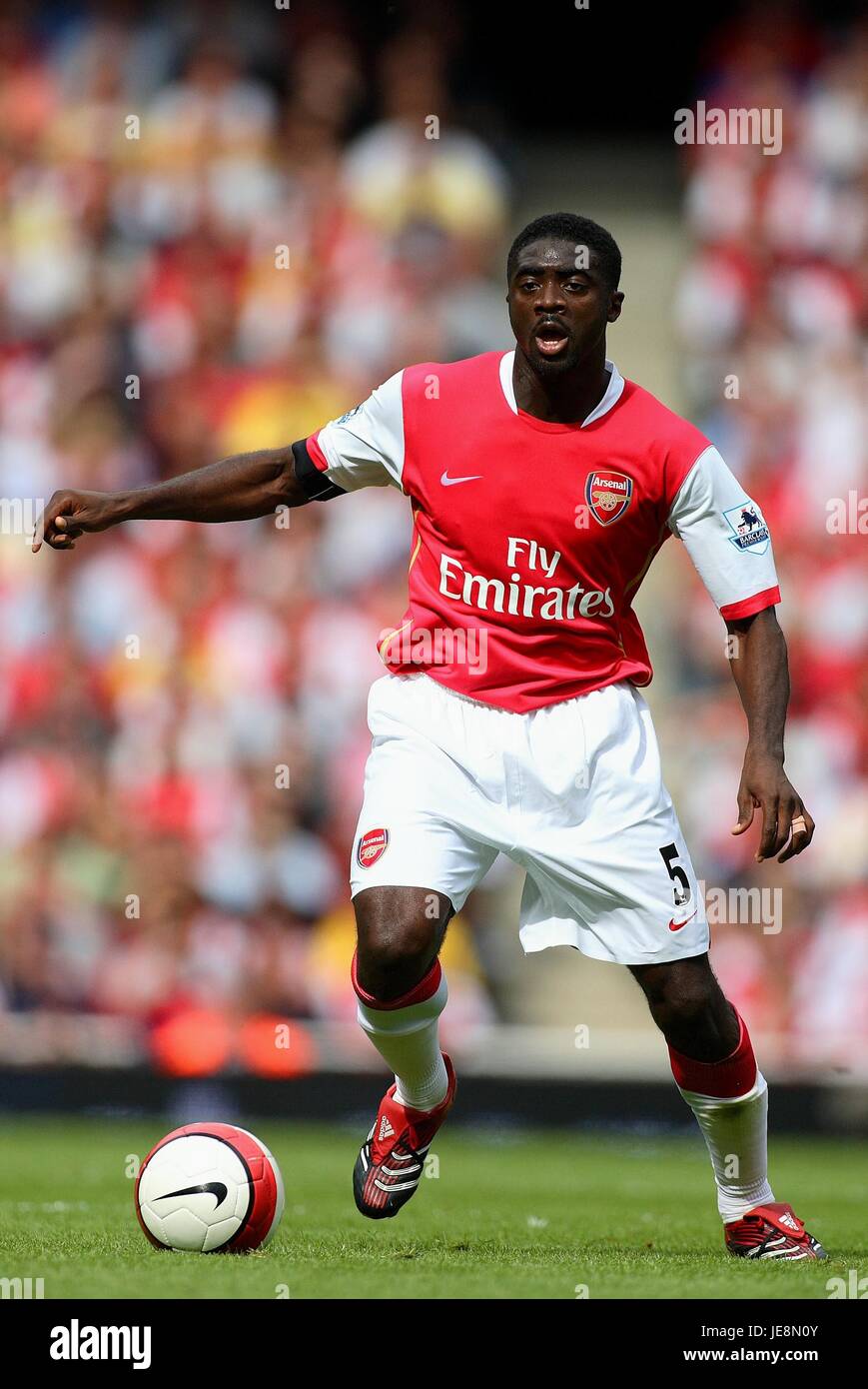 Emirates stadium kolo toure hi-res stock photography and images - Alamy