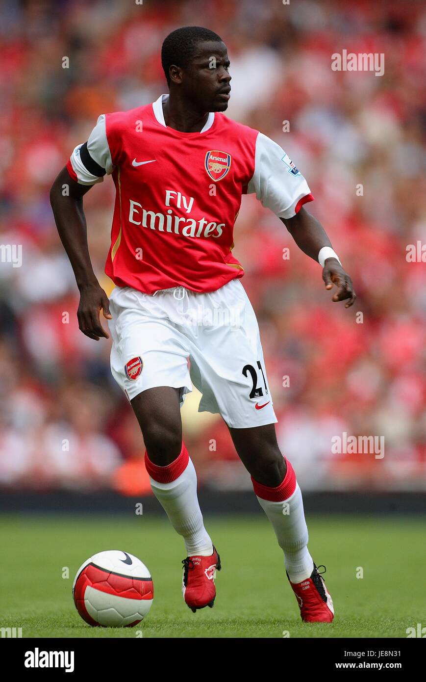 EMMANUEL EBOUE ARSENAL FC EMIRATES STADIUM ARSENAL LONDON 19 August ...