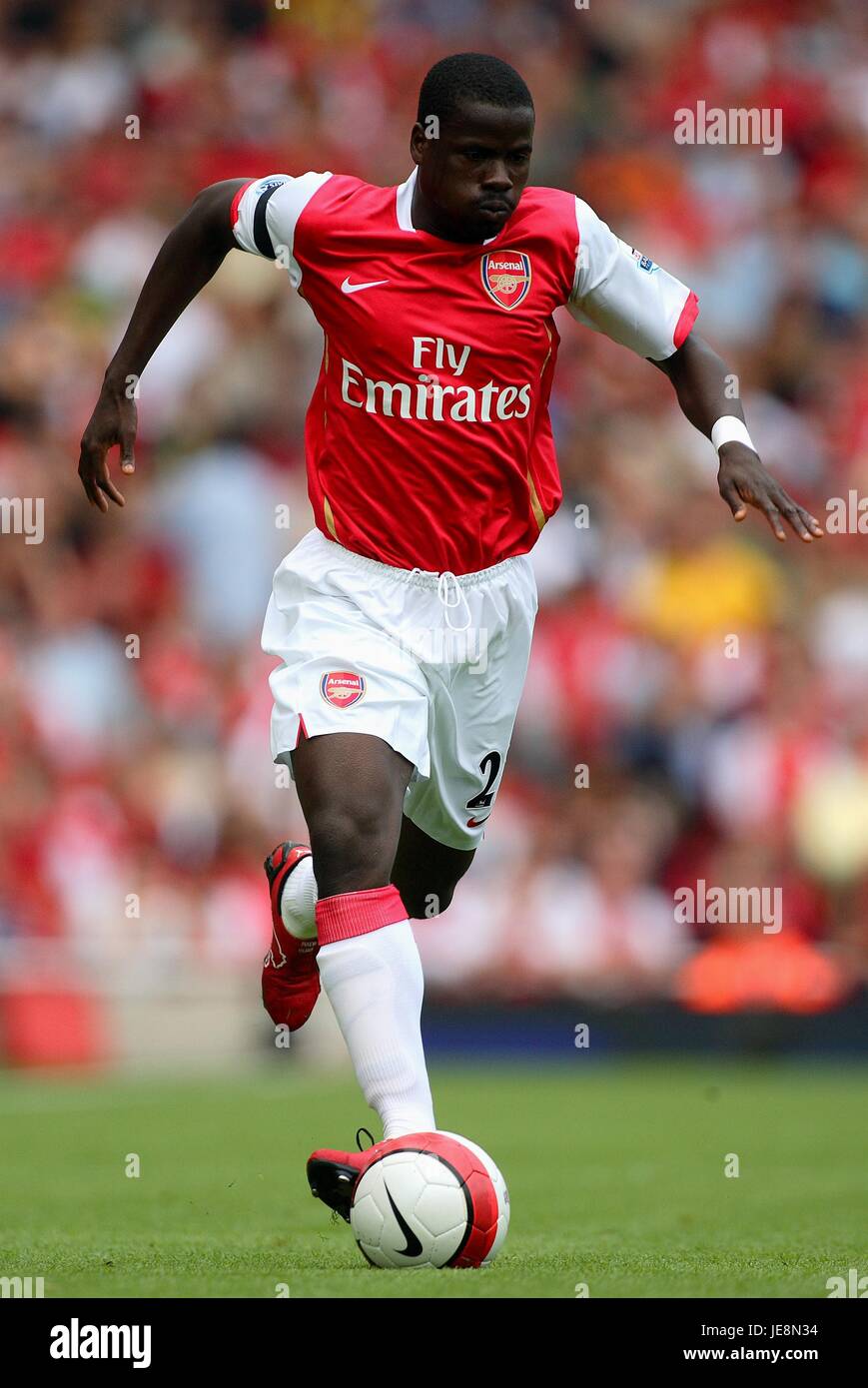 Emirates stadium emmanuel eboue hi-res stock photography and images - Alamy