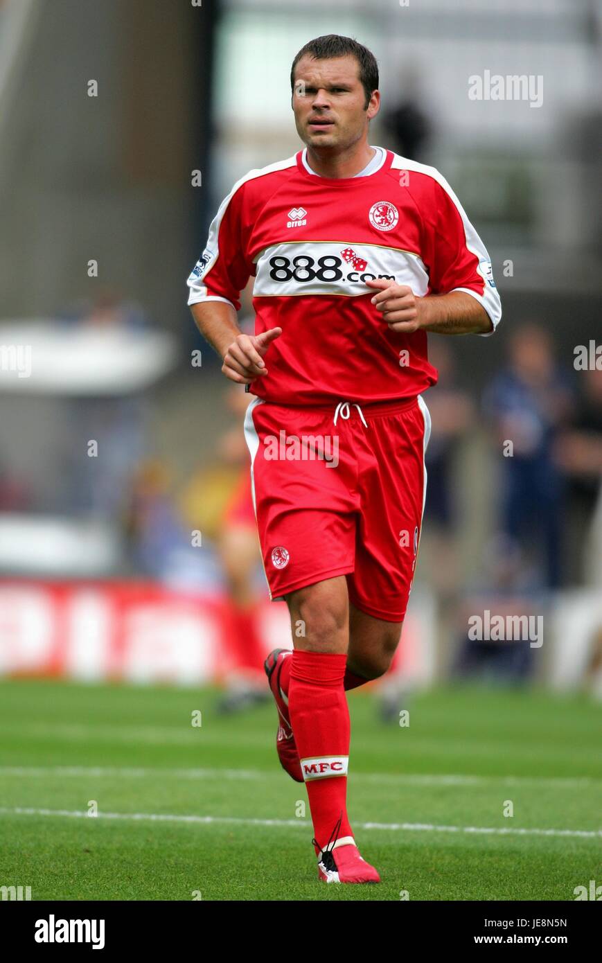 MARK VIDUKA MIDDLESBROUGH FC THE MADEJSKI STADIUM READING ENGLAND 19 ...