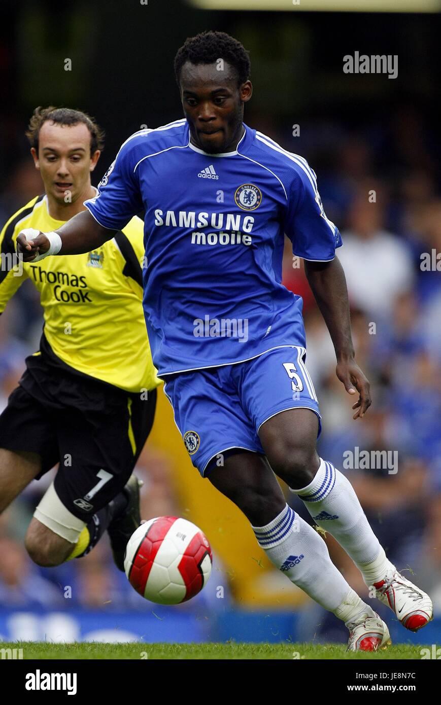 MICHAEL ESSIEN CHELSEA FC STAMFORD BRIDGE CHELSEA LONDON ENGLAND 20 ...