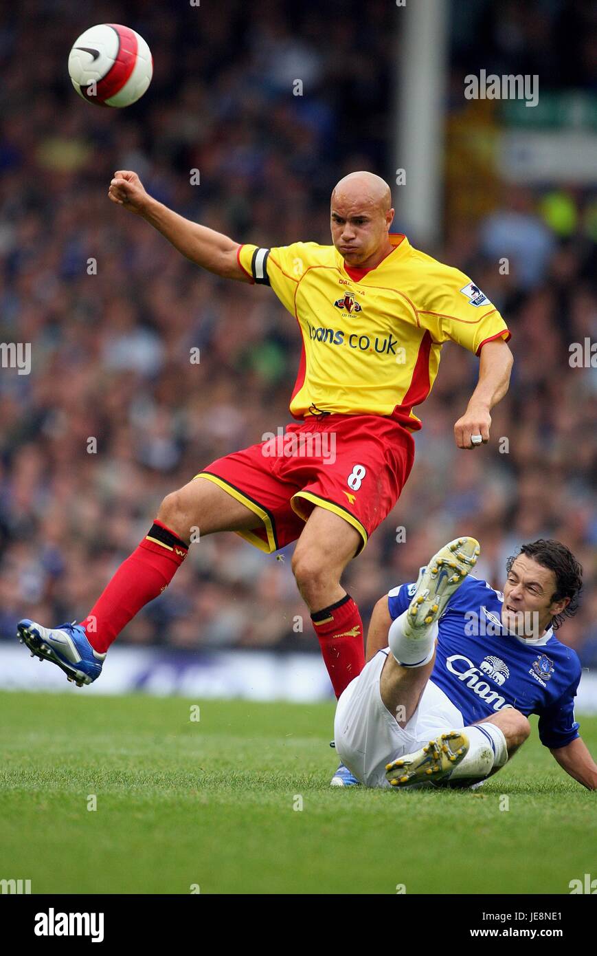 Simon davies everton hi-res stock photography and images - Alamy