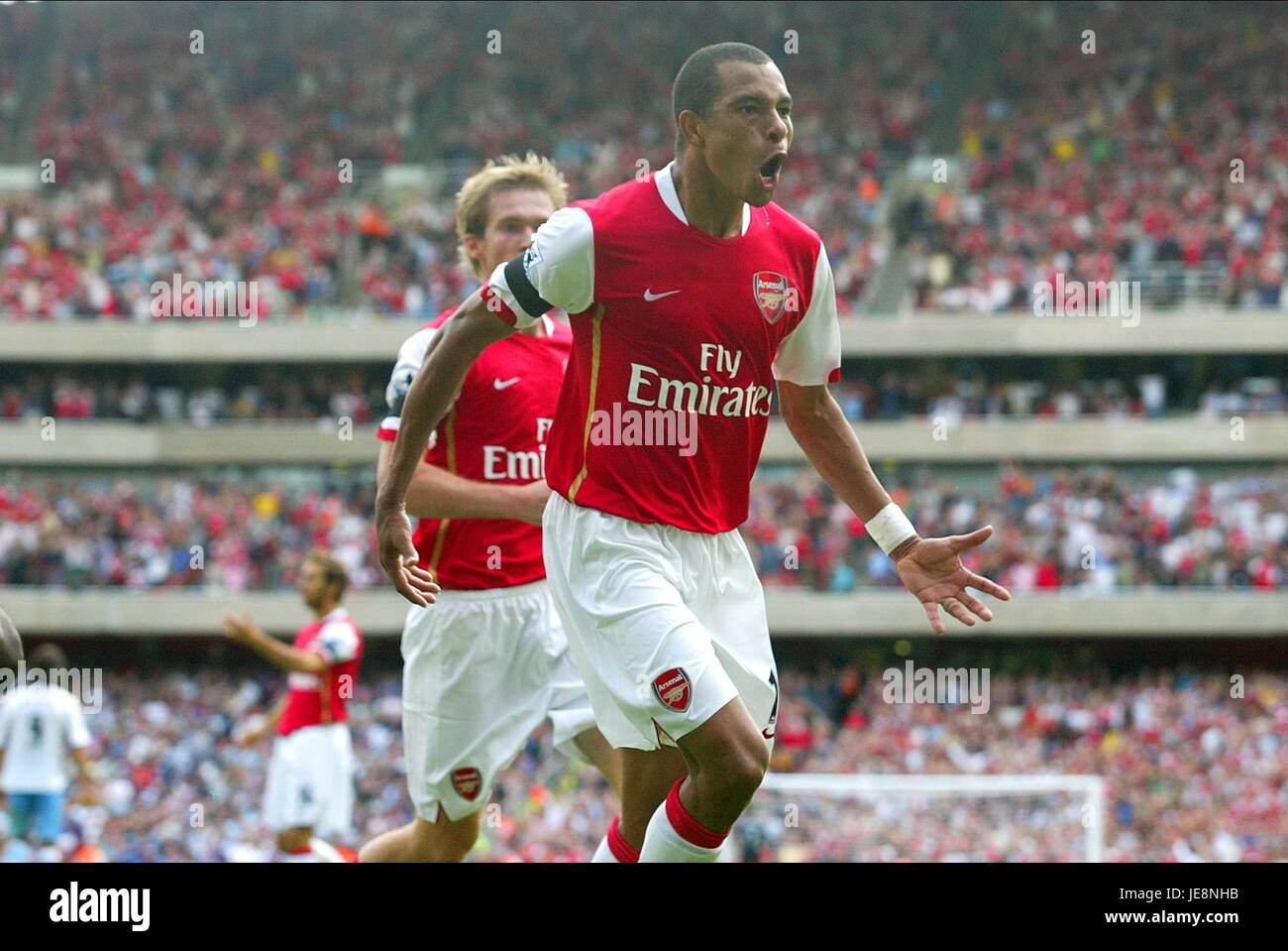 GILBERTO SILVA ARSENAL V ASTON VILLA EMIRATES STADIUM ARSENAL ENGLAND ...