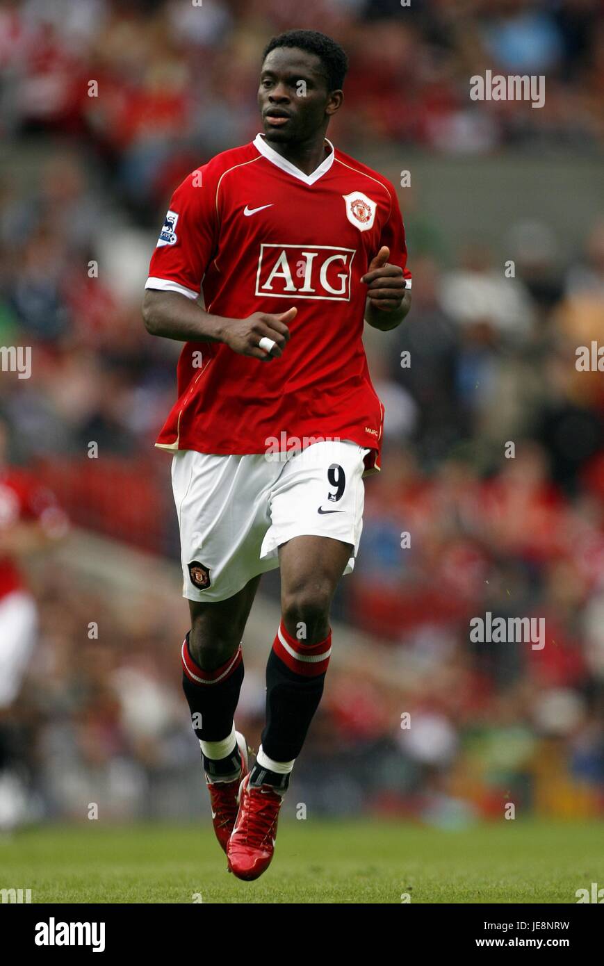 LOUIS SAHA MANCHESTER UNITED FC OLD TRAFFORD MANCHESTER ENGLAND 12 ...