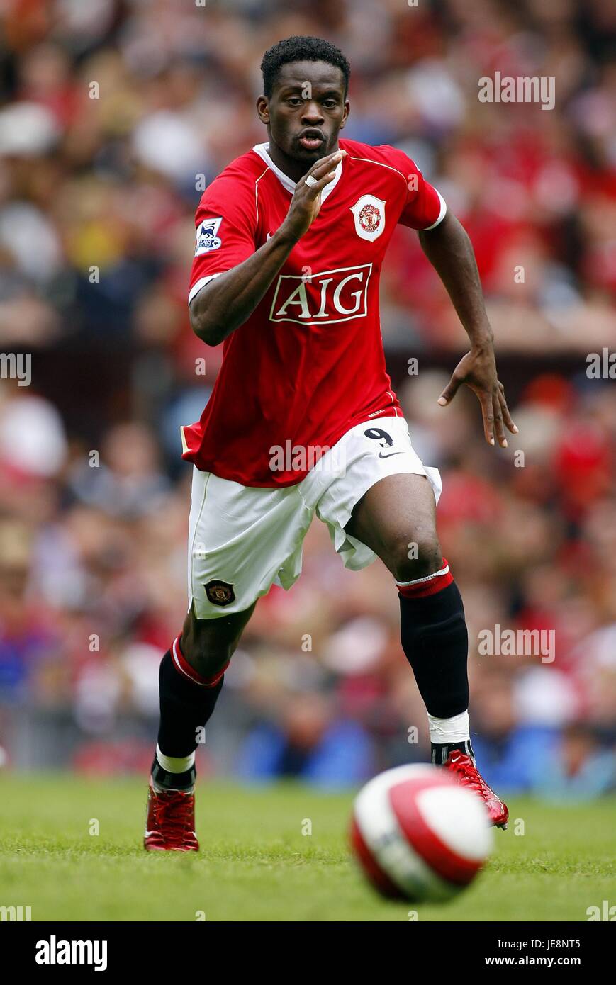 LOUIS SAHA MANCHESTER UNITED FC OLD TRAFFORD MANCHESTER ENGLAND 12 ...