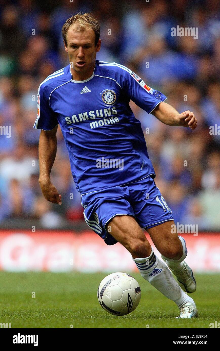 ARJEN ROBBEN CHELSEA FC MILLENNIUM STADIUM CARDIFF WALES 13 August 2006 ...