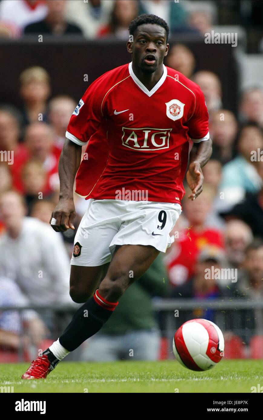 LOUIS SAHA MANCHESTER UNITED FC OLD TRAFFORD MANCHESTER ENGLAND 12 ...