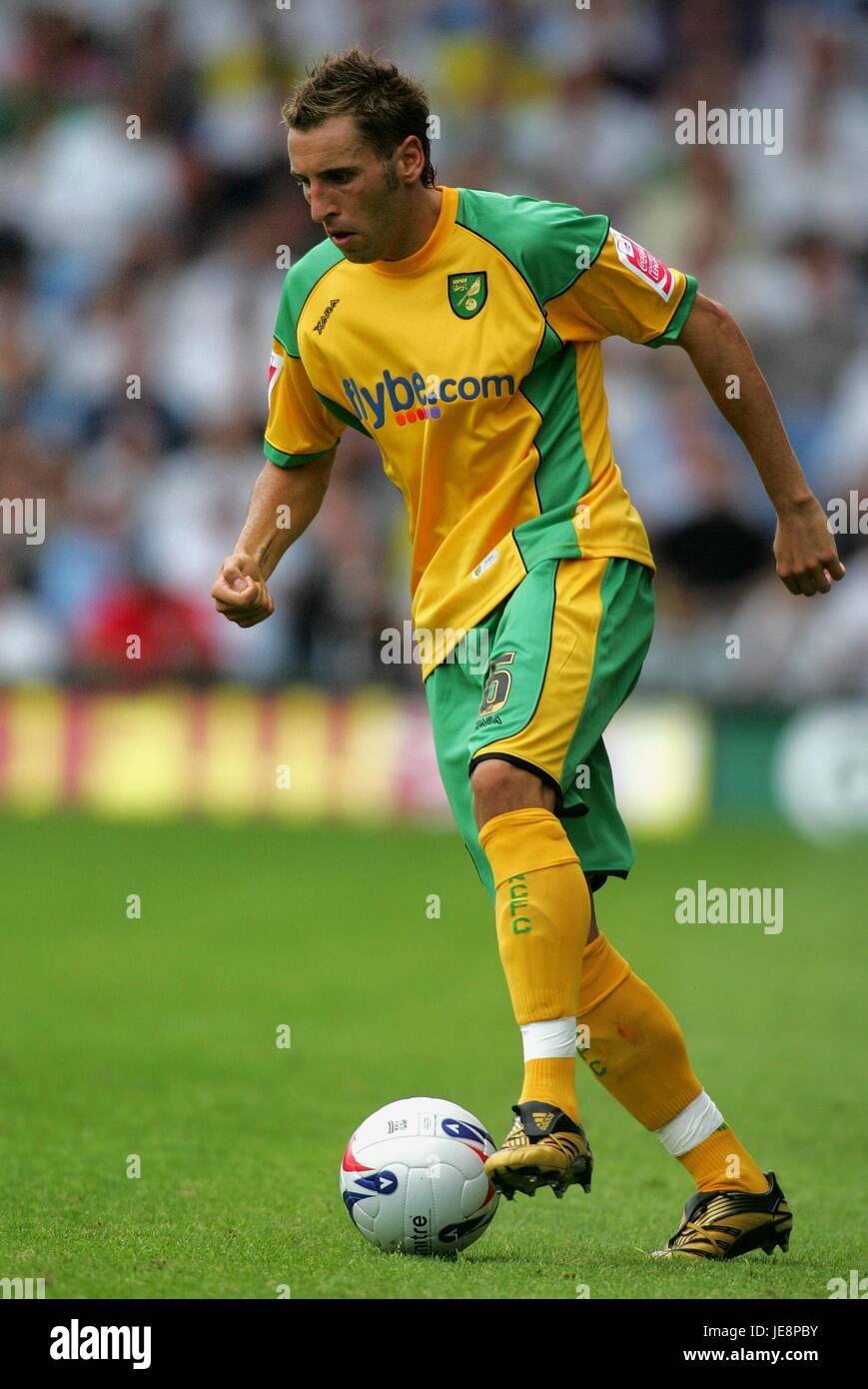 Darren huckerby norwich hi-res stock photography and images - Alamy