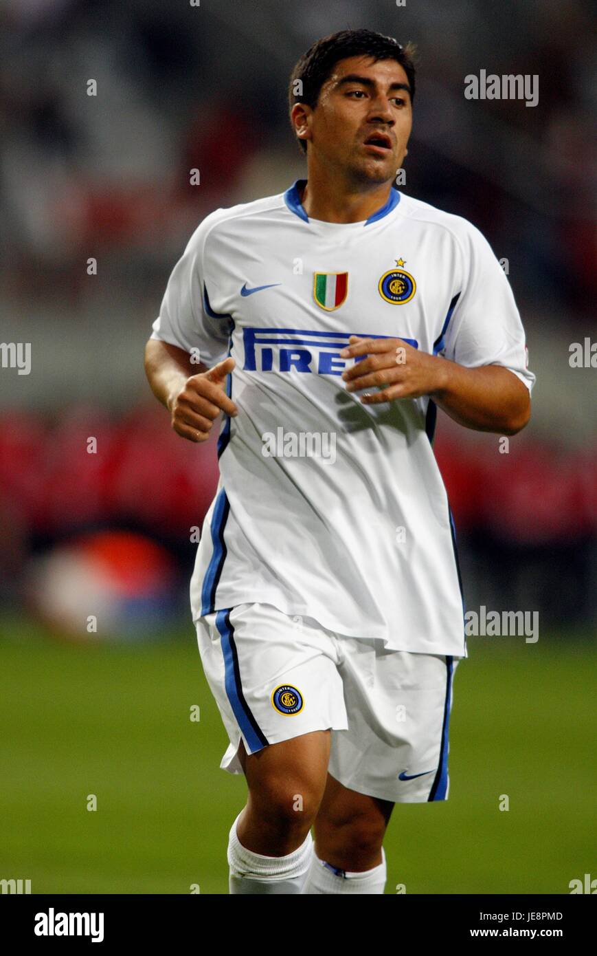 David pizarro inter hi-res stock photography and images - Alamy