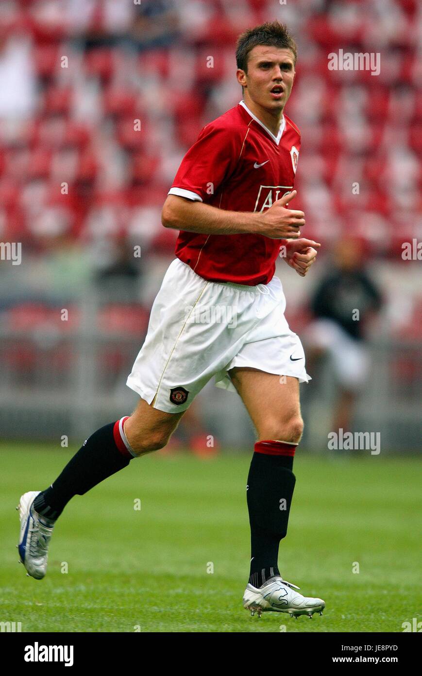 Michael carrick manchester united fc hi-res stock photography and ...