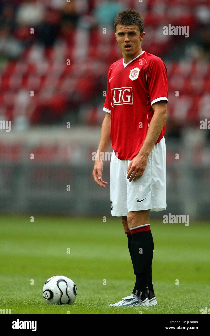 Michael carrick manchester united fc hi-res stock photography and ...