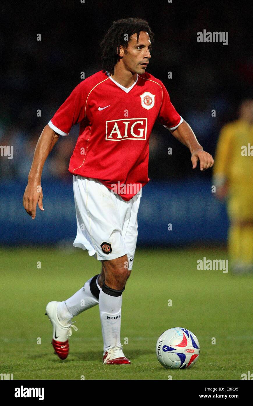 RIO FERDINAND MANCHESTER UNITED FC MOSS ROSE GROUND MACCLESFIELD ...