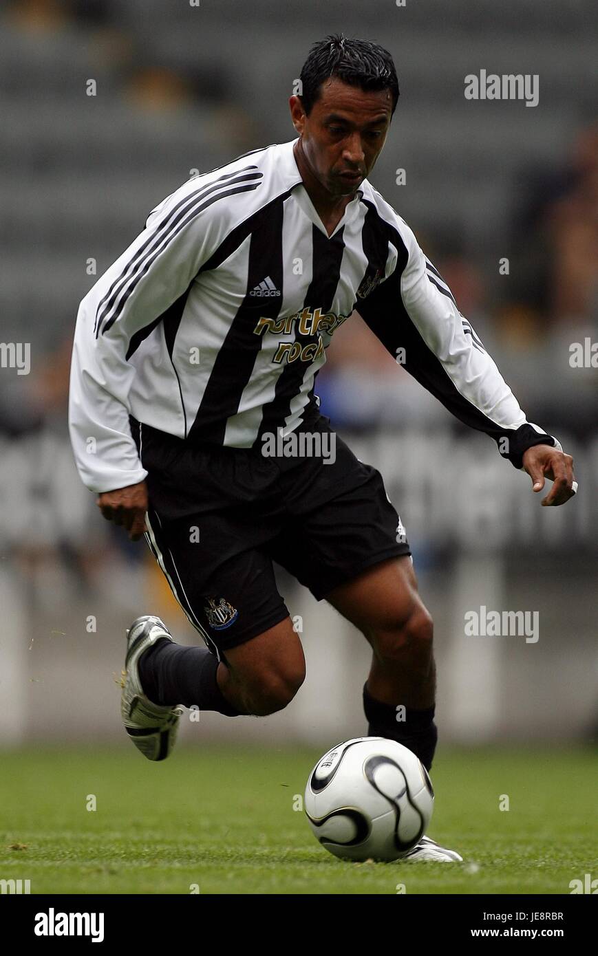 Nolberto solano newcastle hi-res stock photography and images - Alamy