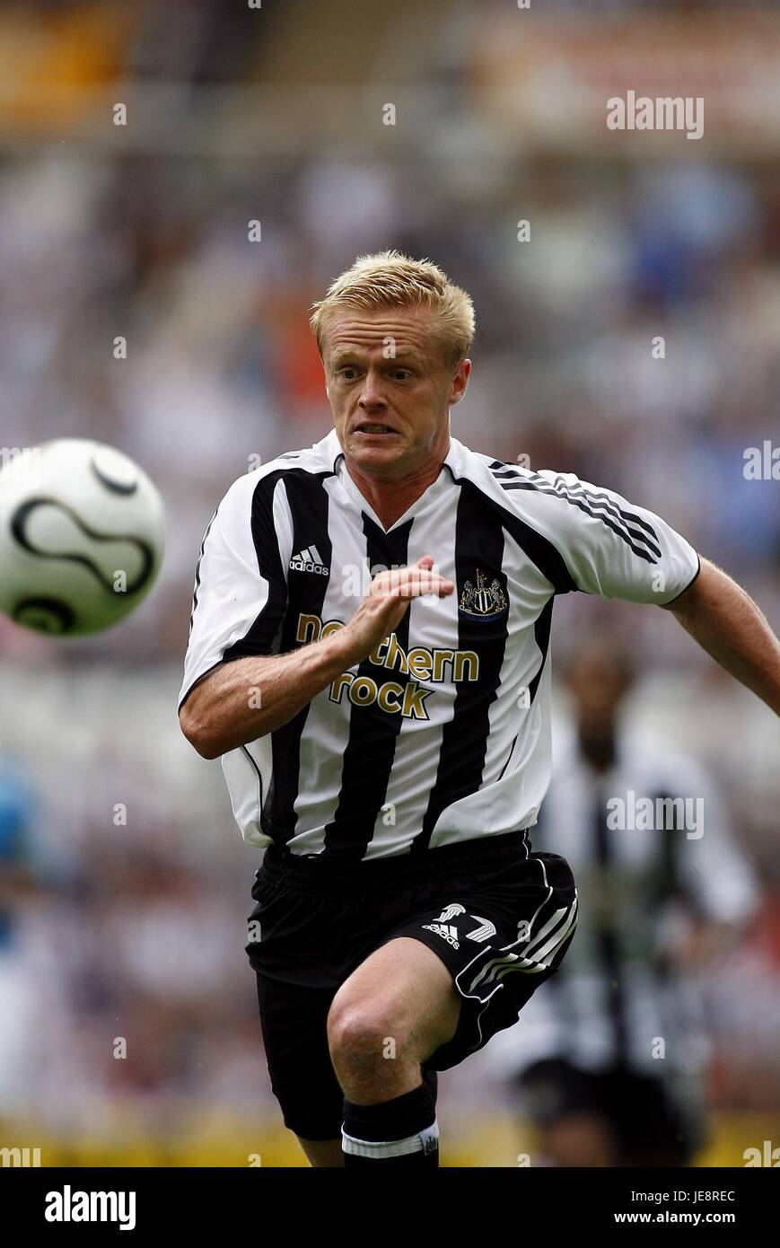 DAMIEN DUFF NEWCASTLE UNITED FC ST JAMES PARK NEWCASTLE ENGLAND 29 July ...