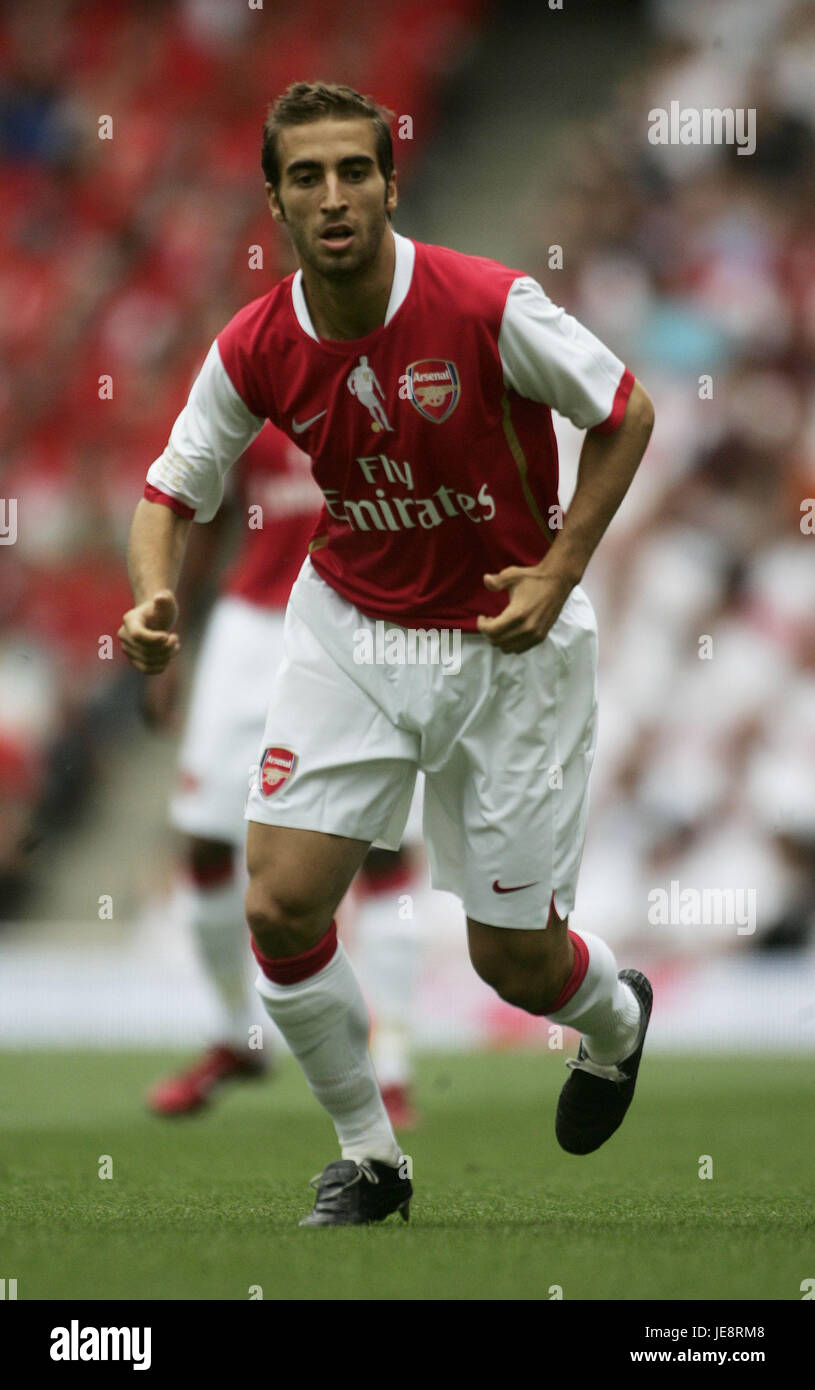 MATHIEU FLAMINI ARSENAL FC ASHBURTON GROVE STADIUM LONDON ENGLAND 22 ...