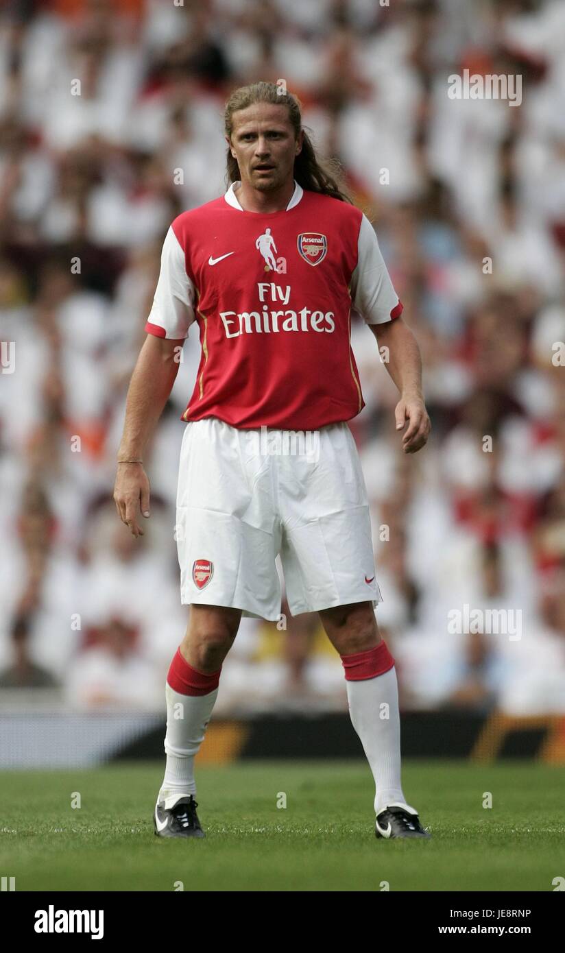 EMMANUEL PETIT ARSENAL FC ASHBURTON GROVE STADIUM LONDON ENGLAND 22 ...