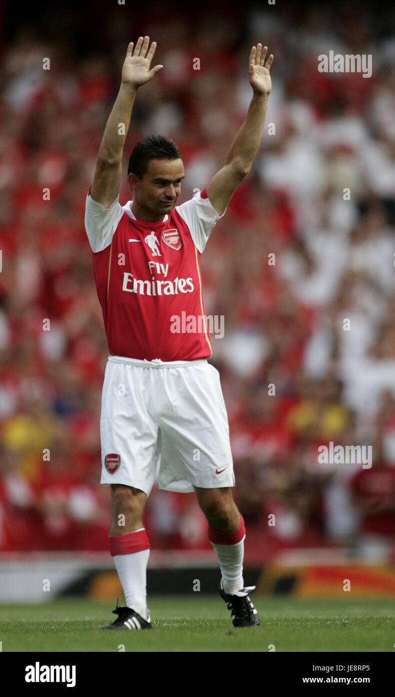 MARC OVERMARS ARSENAL FC ASHBURTON GROVE STADIUM LONDON ENGLAND 22 July ...
