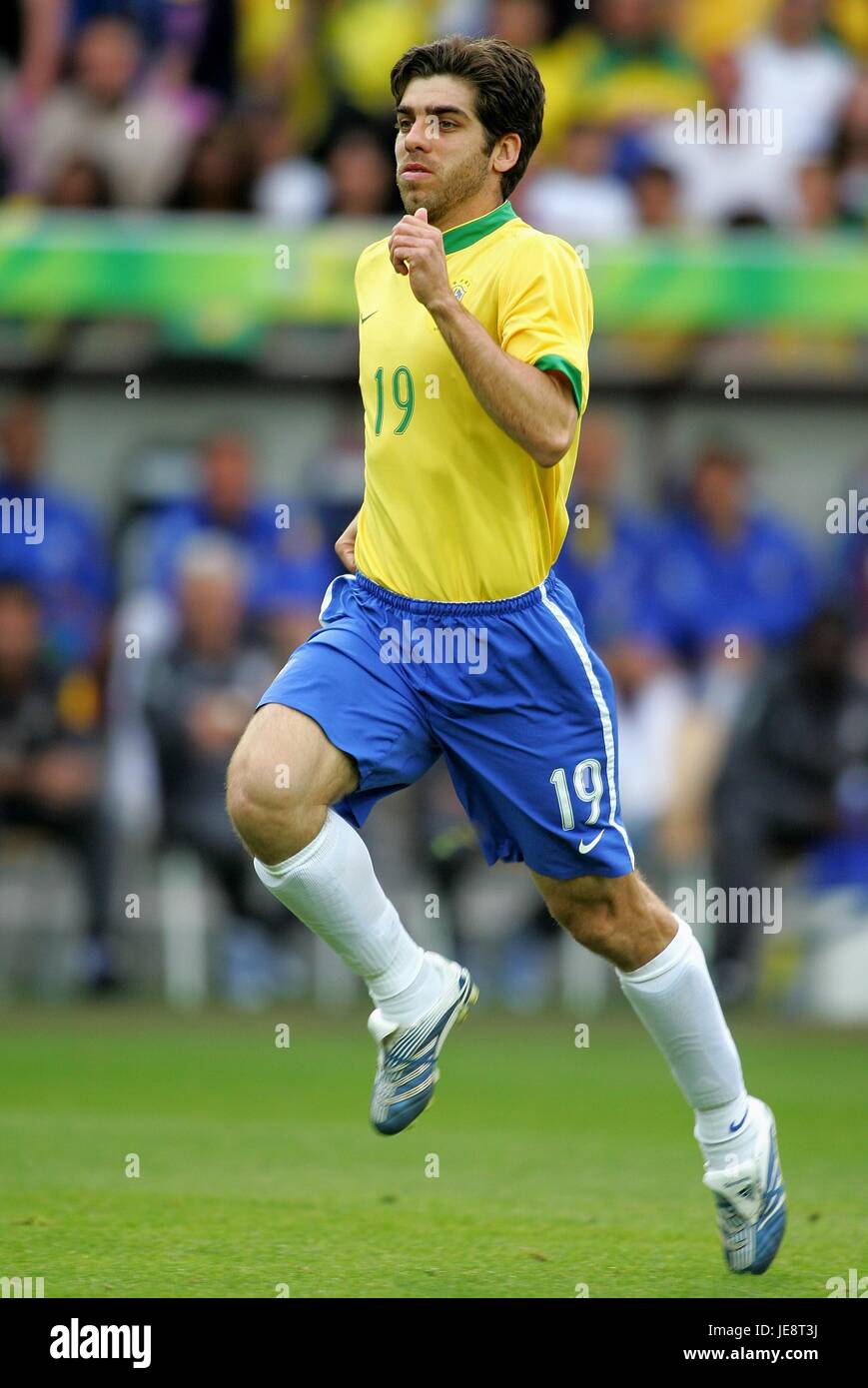Juninho lyon hi-res stock photography and images - Alamy
