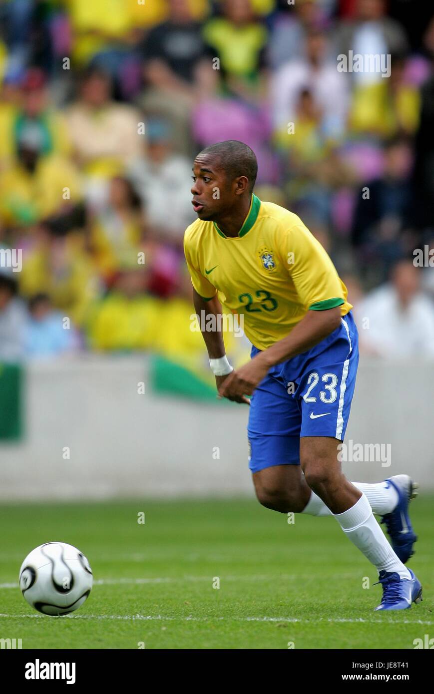 ROBINHO BRAZIL & REAL MADRID STADE DE GENEVA GENEVA SWITZERLAND 04 June ...