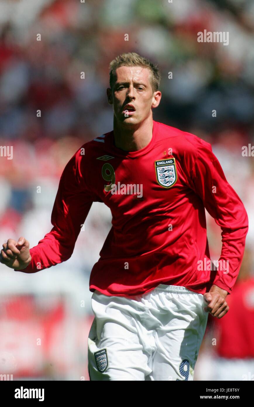 PETER CROUCH ENGLAND & LIVERPOOL FC OLD TRAFFORD MANCHESTER ENGLAND 03 ...