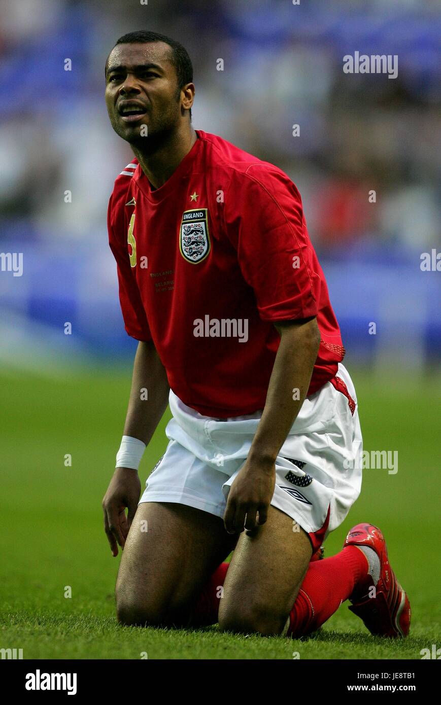 ASHLEY COLE ENGLAND & ARSENAL FC MADEJSKI STADIUM READING 25 May 2006 ...