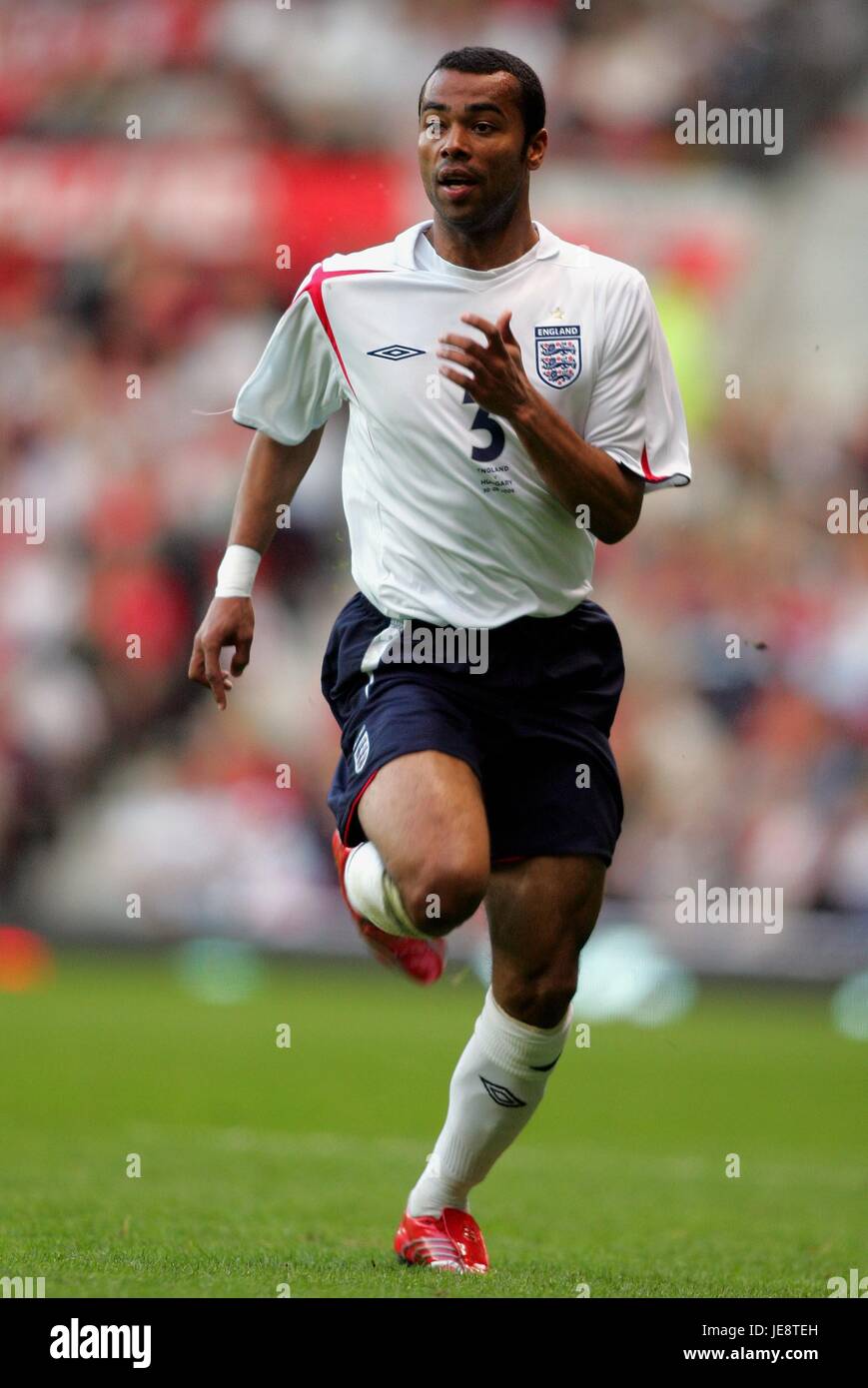 Ashley cole arsenal 2006 hi-res stock photography and images - Alamy